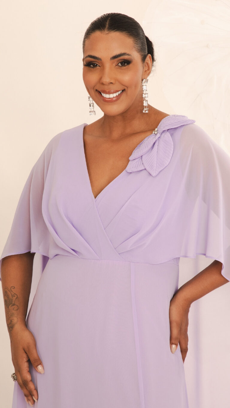 Vestido de Festa Plus Size Capa Aplicação Flor - Moda Maior